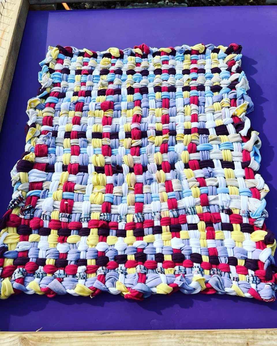 Upcycled T-Shirt Rug – Rya Knot