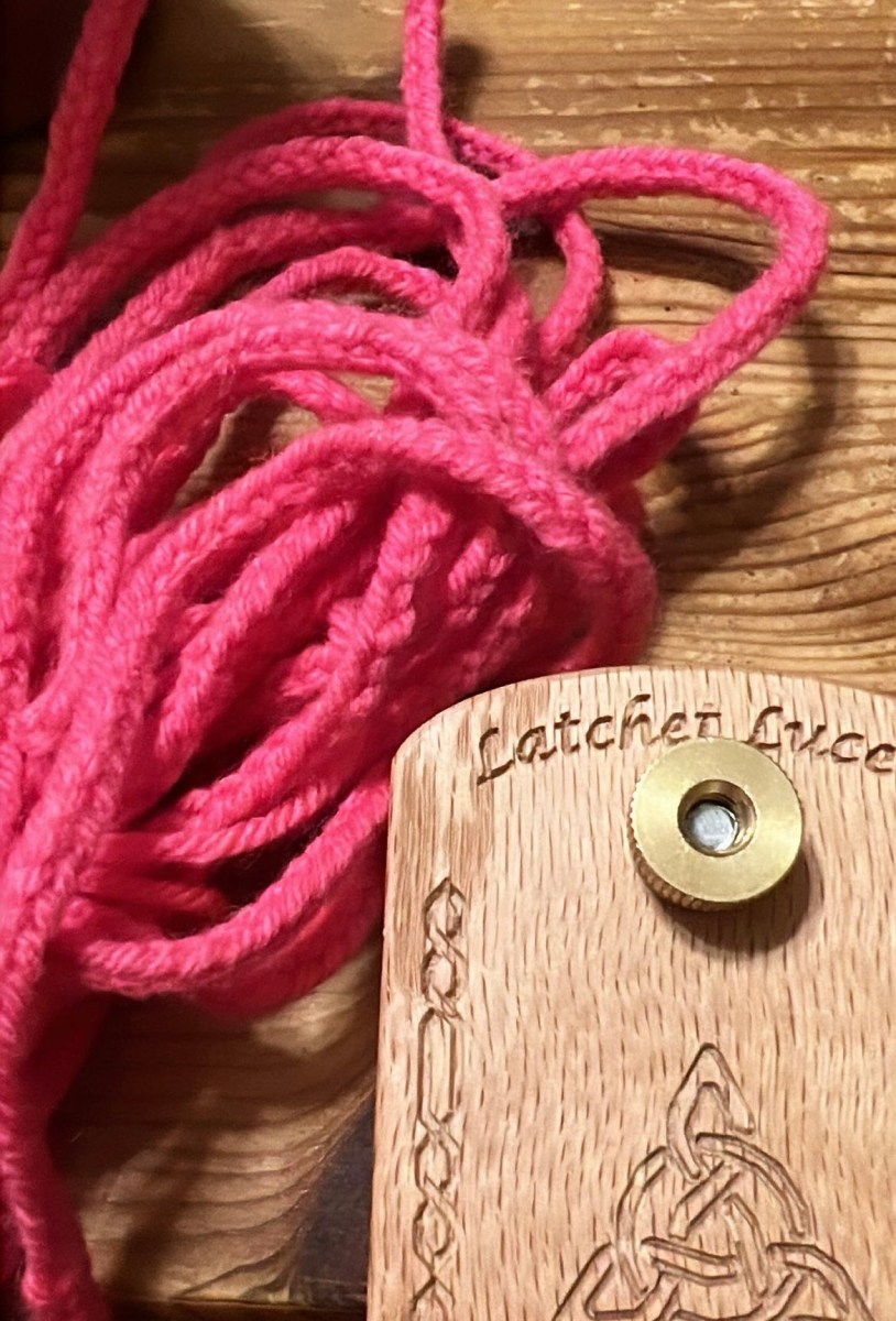 Latchet Lucet Review – Rya Knot